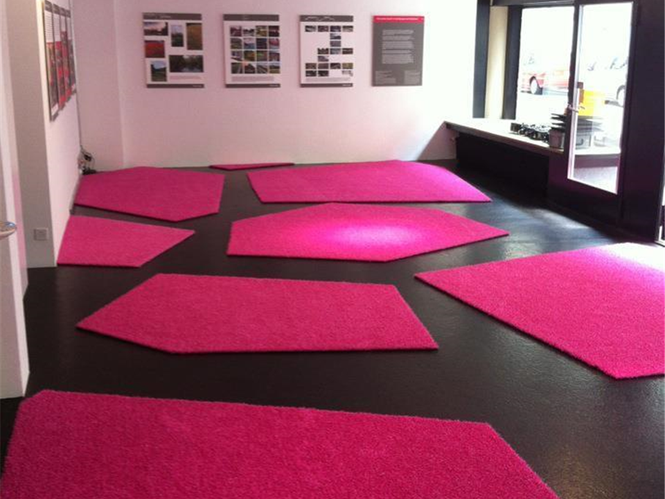 Groovy Grass Coloured Artificial Grass †Verde Sports